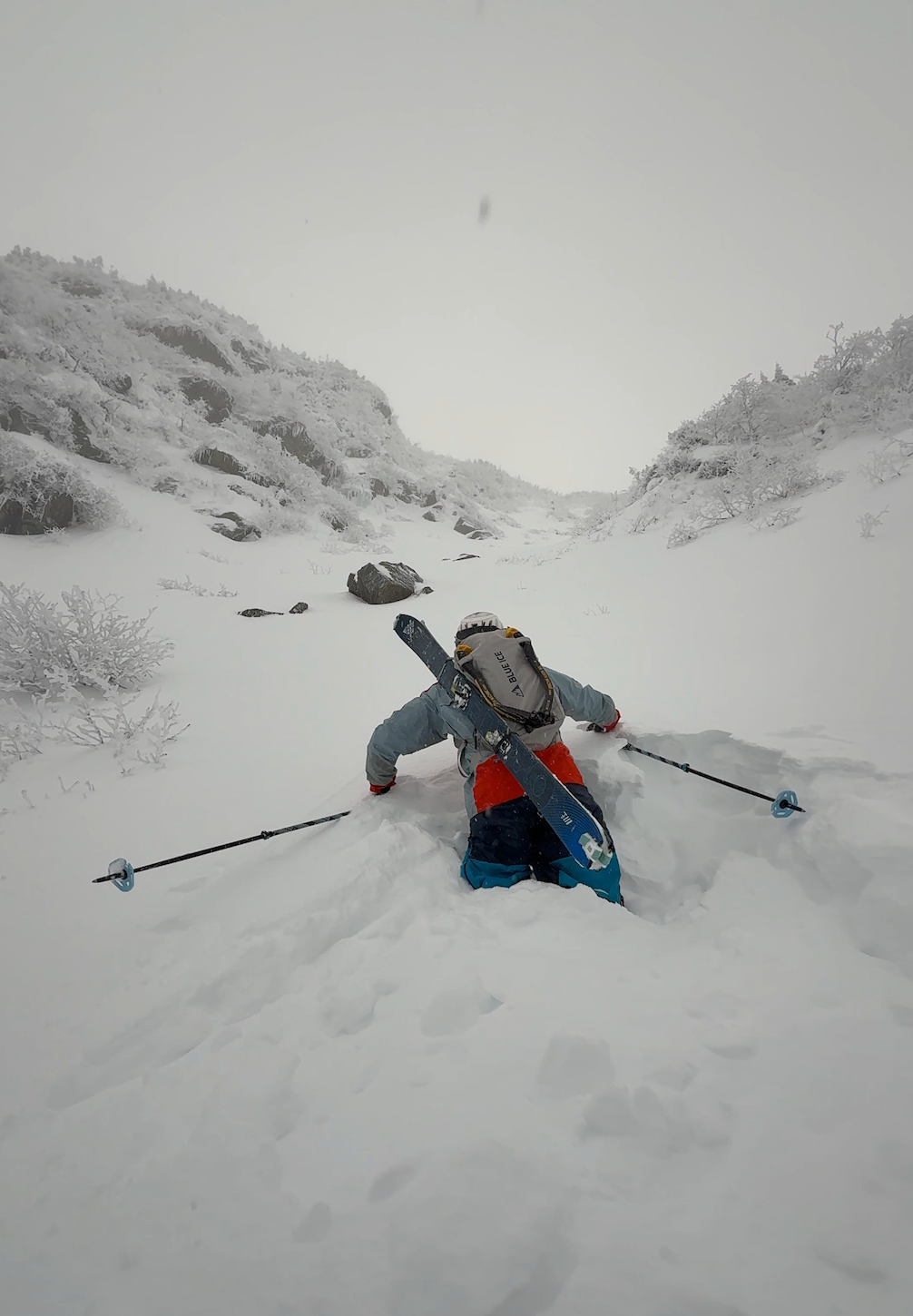 Chest Deep in Right Gully - 11/14/25 | White Mountain Ski Co
