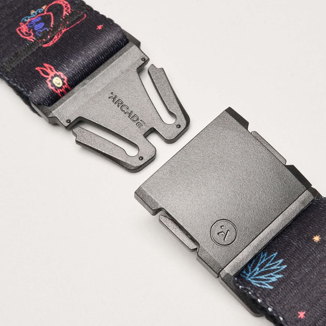 Arcade Dialed Stretch Belt – White Mountain Ski Co